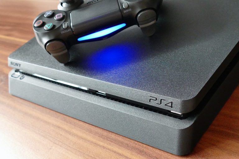 How To Clean PS4 Consoles Safely? (Step by Step) | Robots.net