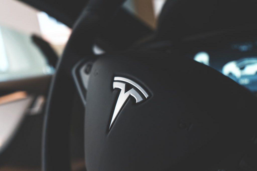 Tesla Autopilot: When Will a Full Self Driving Car Arrive? | Robots.net