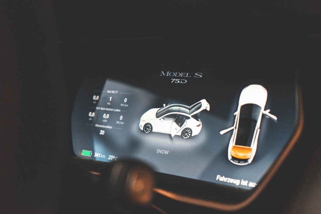 Tesla Autopilot: When Will a Full Self Driving Car Arrive? | Robots.net