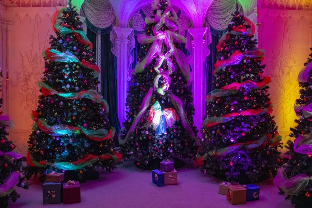 15 Smart Christmas Lights To Brighten Up Your Holidays | Robots.net