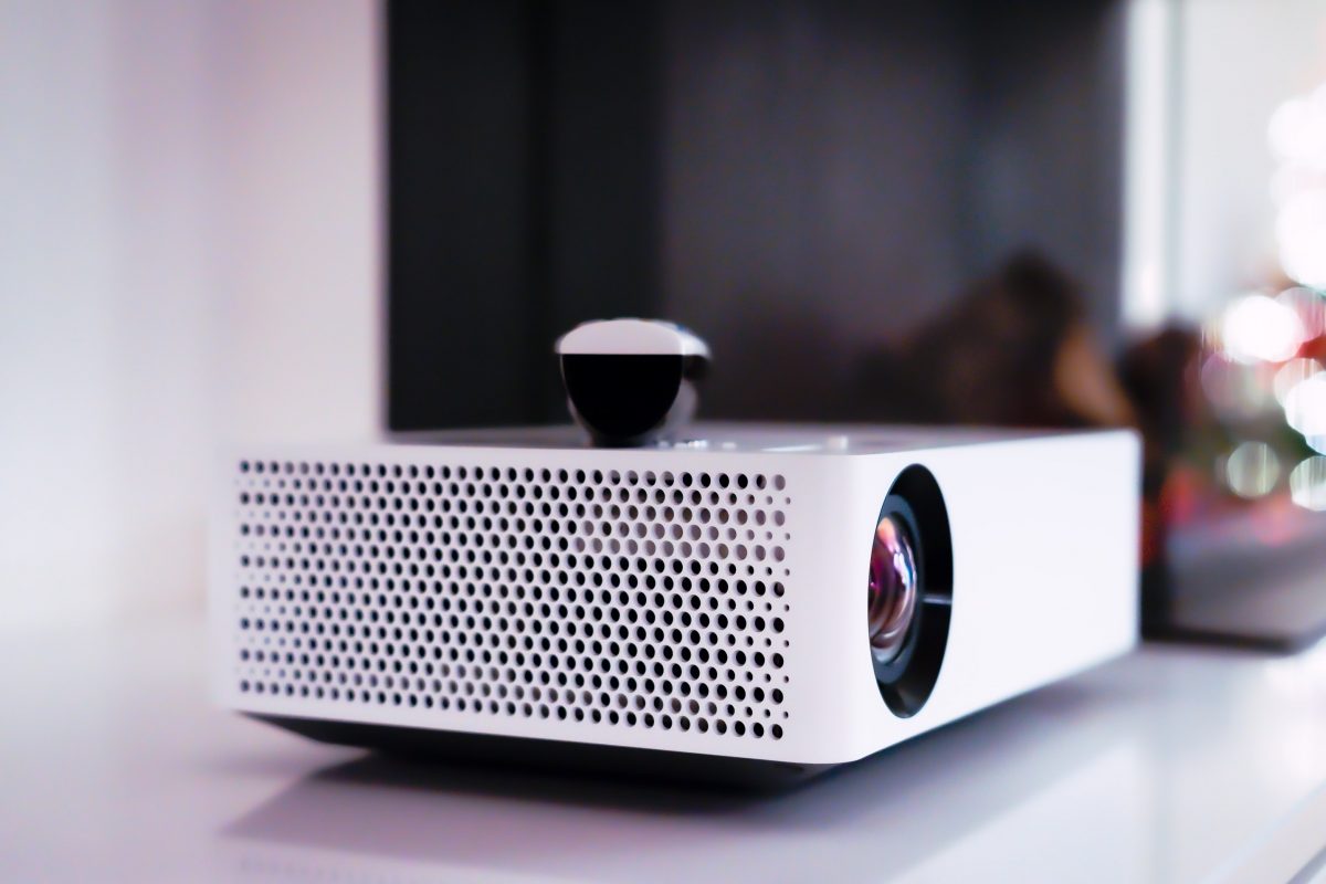 16 Best Portable Mini Projectors for Fun Movie Nights | Robots.net