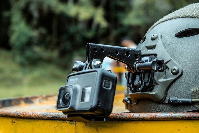 12 Best Helmet Cameras for Adventure Seekers | Robots.net