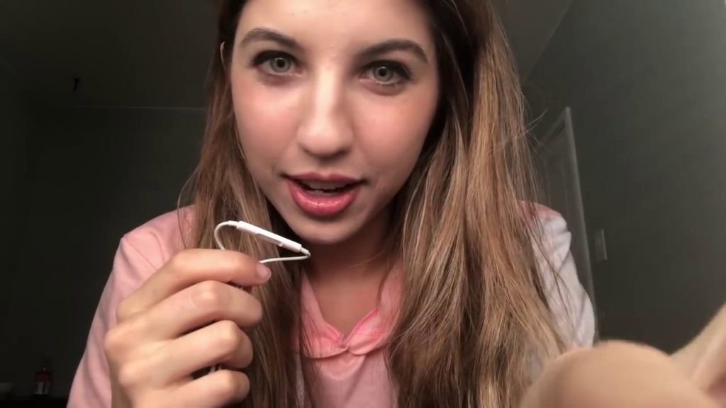 15 Best ASMR Microphone Models for Audibly Satisfying Videos | Robots.net