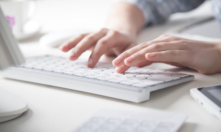 15 Best Wireless Keyboard For A Better Typing Experience | Robots