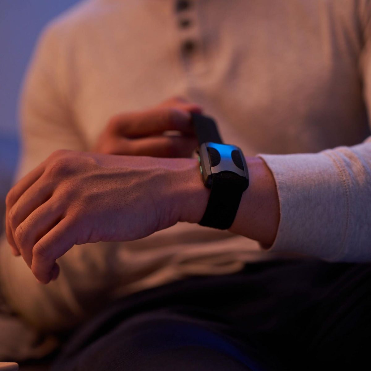 Apollo Neuro: A Review of the Wearable Device for Stress Relief ...