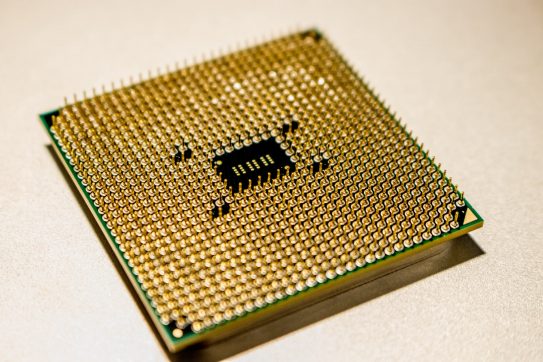 GPU vs CPU: What's the Difference? (A Guide) | Robots.net