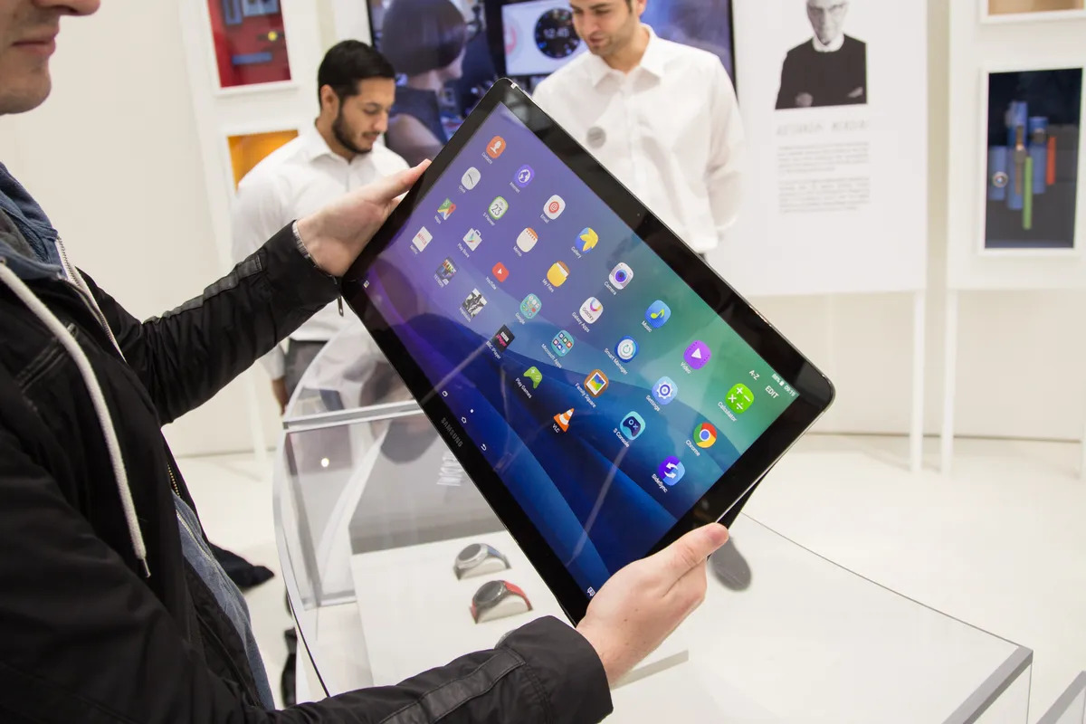 What Is The Largest Tablet Samsung Makes Robots